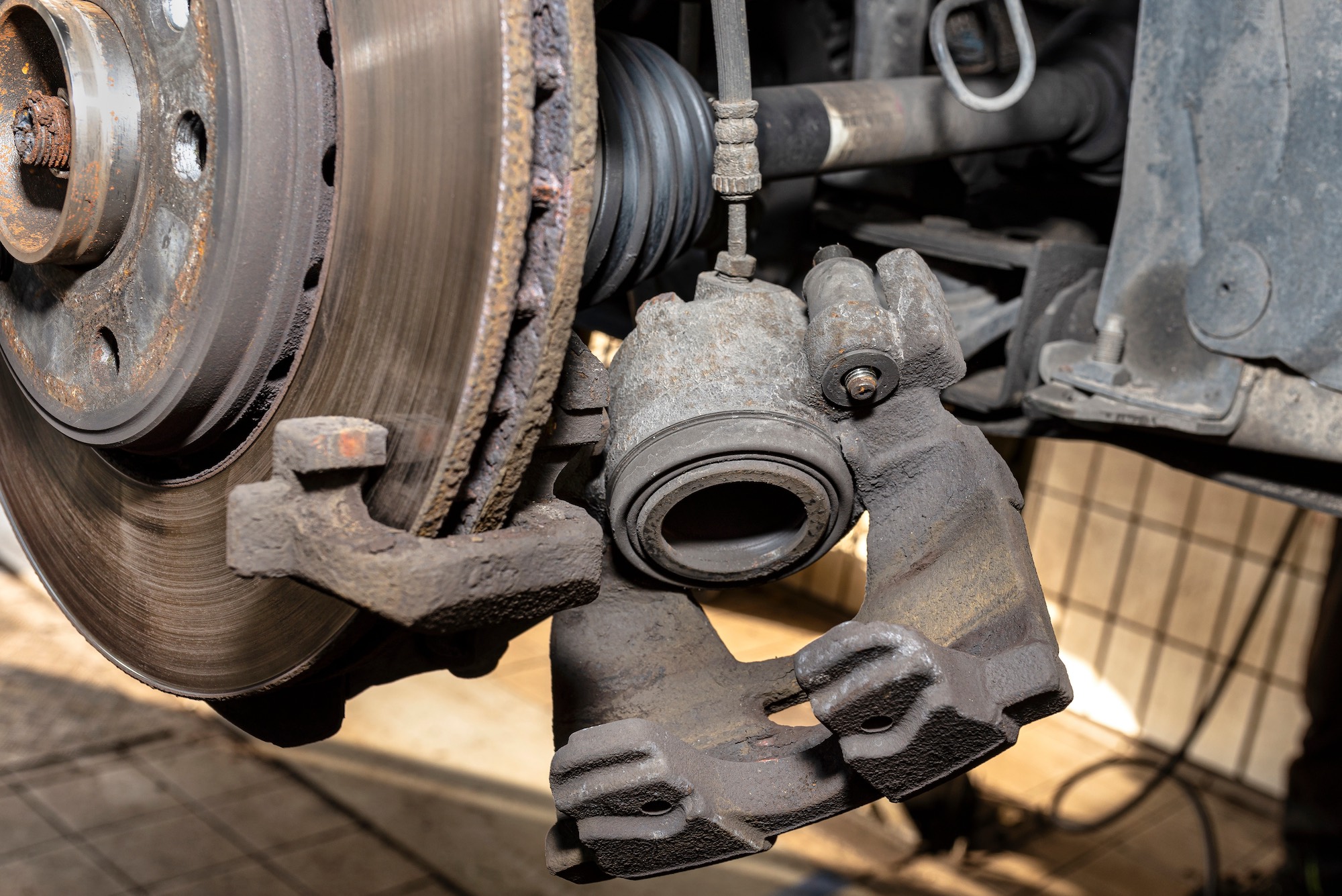 How to Fix a Brake Caliper: Step-by-Step Guide - Tool Experts Hub